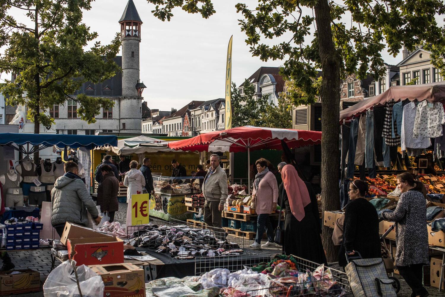Markt voor verse voeding en nieuwe koopwaar | Visit Gent